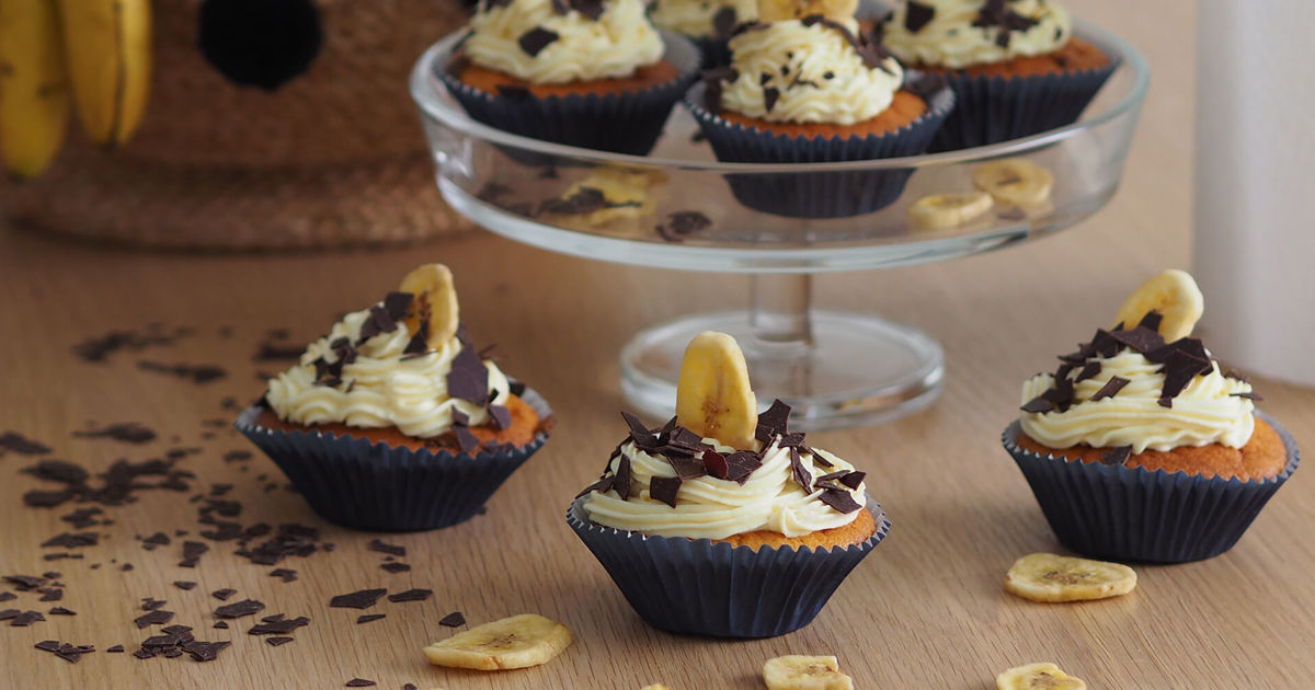 Banana-Split-Cupcakes - Plenty